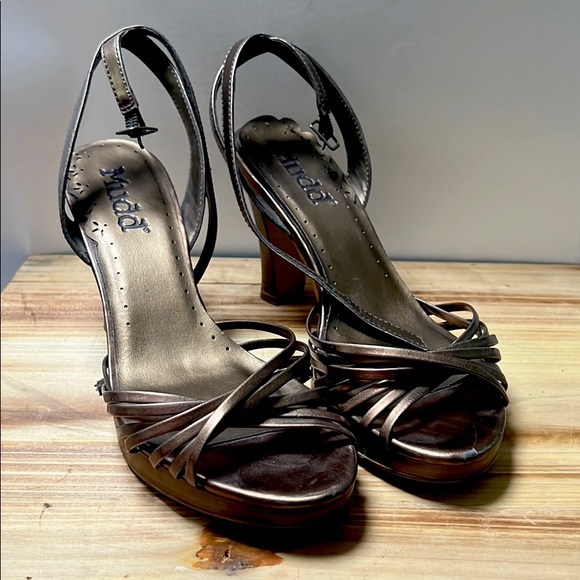 Mudd | Shoes | Mudd Bronze High Heel | Poshmark